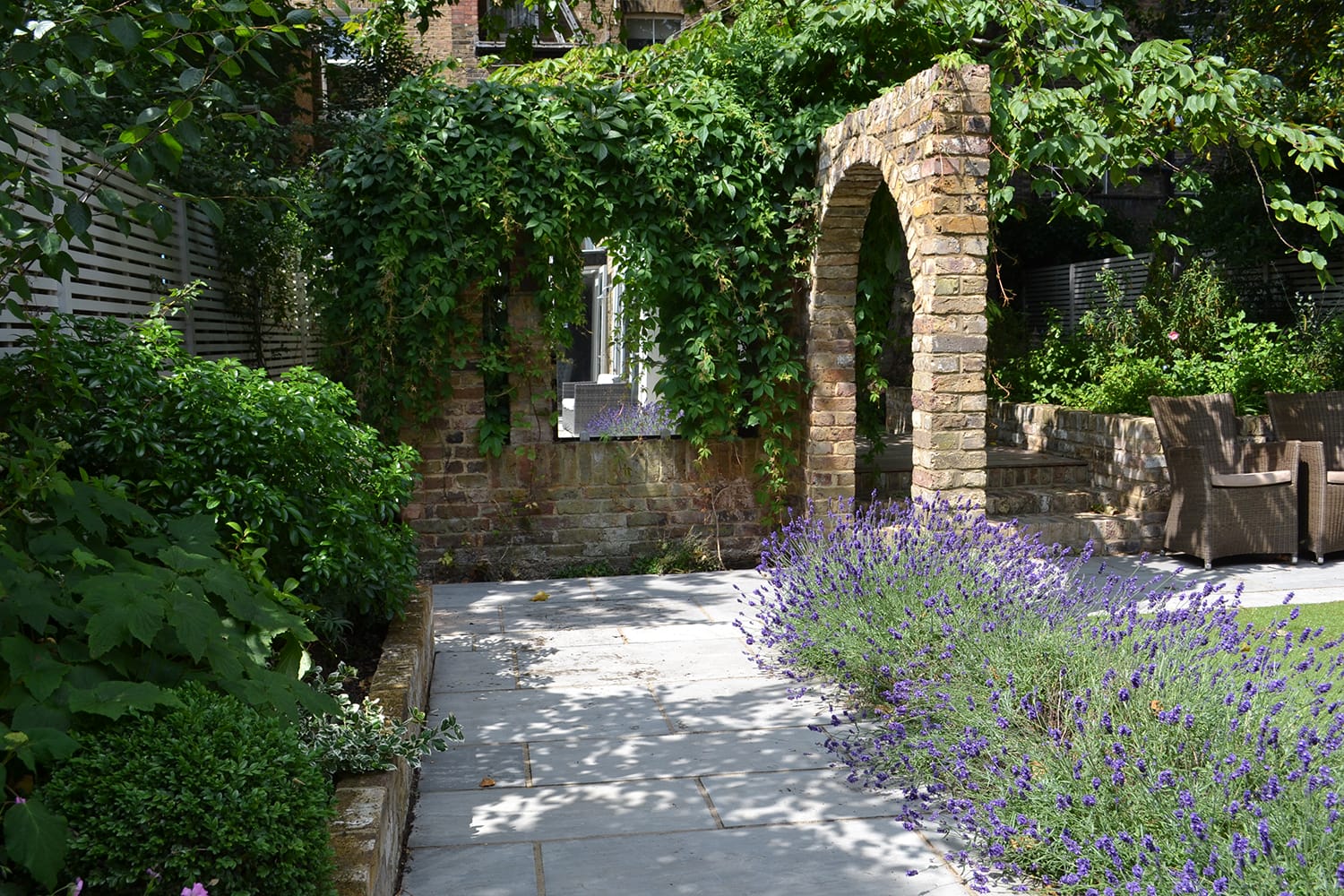 Top 10 Overhead beams and vertical gardening - Living Colour Gardens